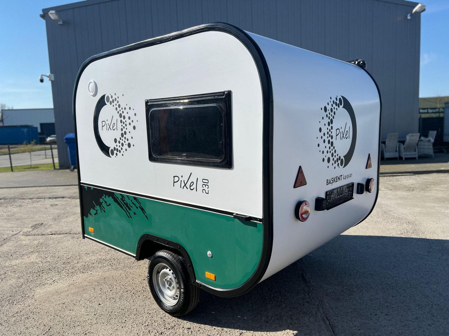 Pixel - přívěs - Caravan hire | campu.eu