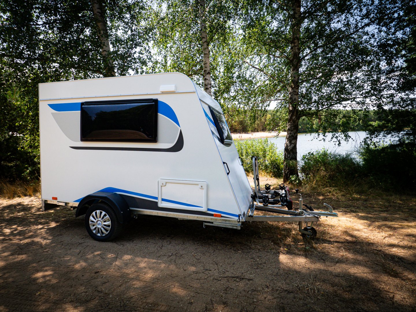 Mini karavan TFS 320 - mini přívěs - Půjčovna karavanů | bezkempu.cz